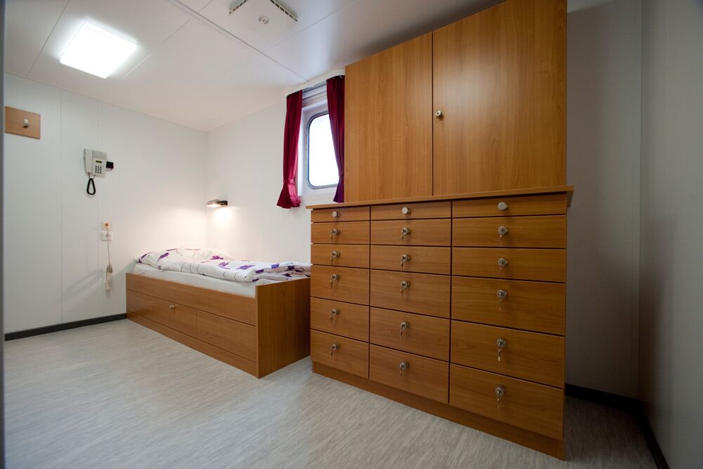 Combi Dock III - R&M Group : EN