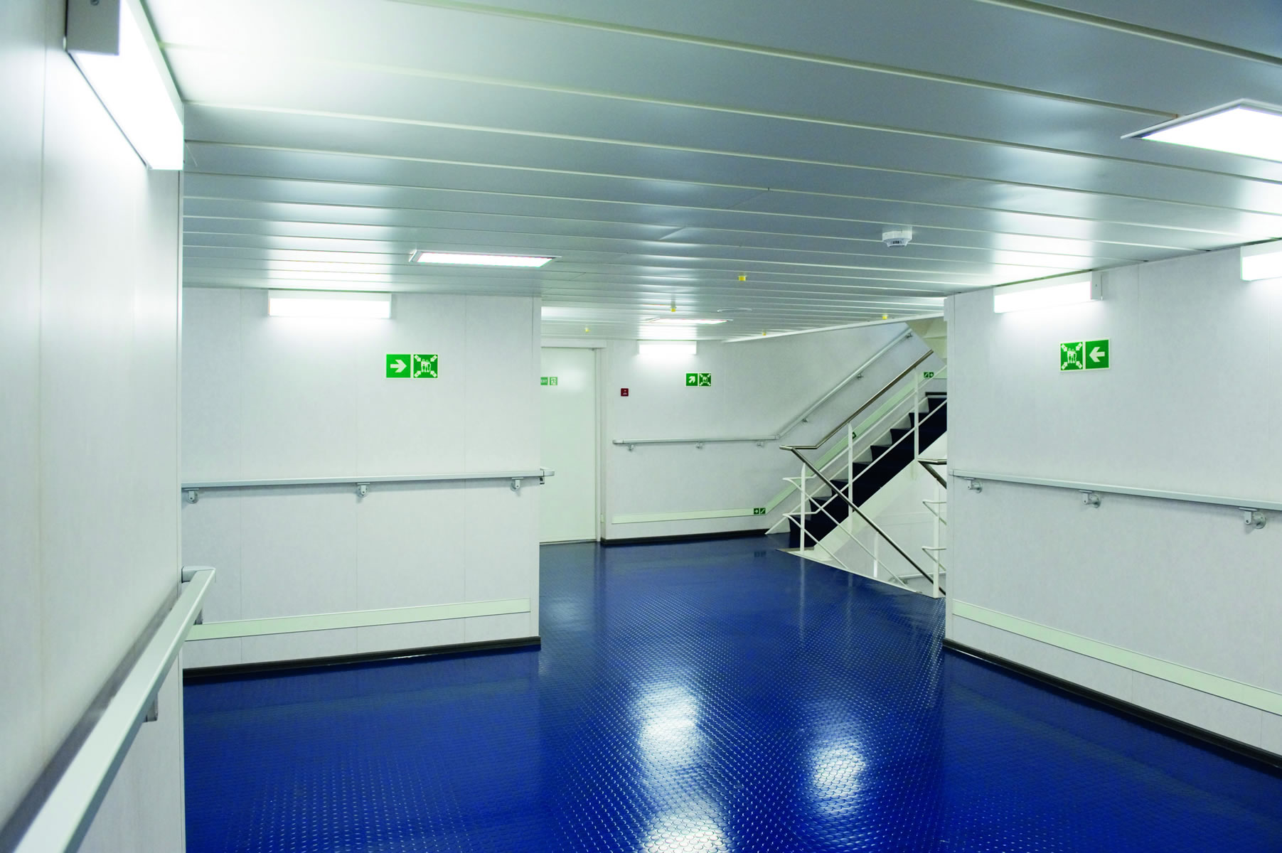 Ceilings on board - Ship interior outfitting | R&M Group - R&M Group : EN